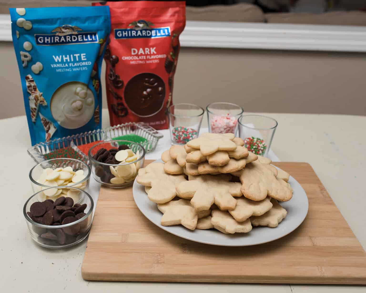 Delicious Holiday Dipped Sugar Cookies - Amanda Seghetti